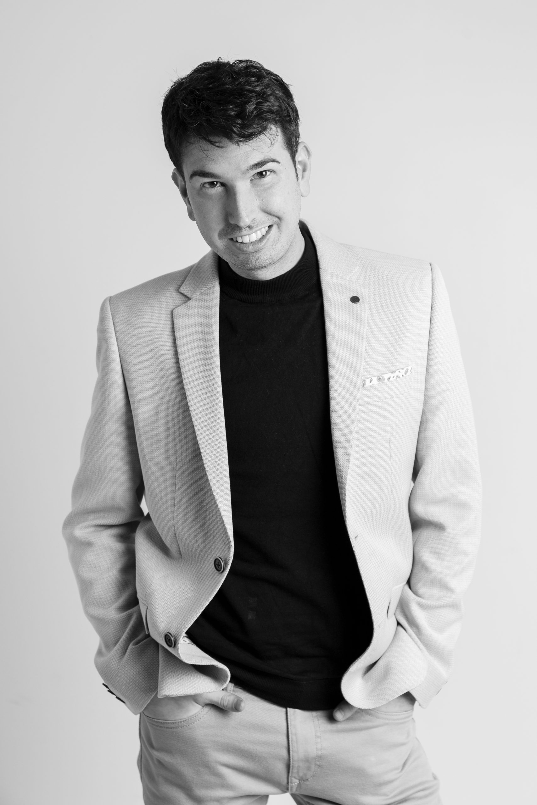 ADRIAN ROMERO – Richy Management